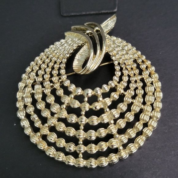 Emmons | Jewelry | Emmons Gold Tone Apple Shaped Brooch Pin Linked ...